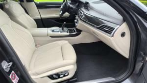 Pelēks BMW 740 2016 Kuršėnai, ar dzinēja tilpumu 2.99 L un nobraukumu 300 tūkst. km par 21300 €, foto 12 vietnē AUTOMOTO.COM.LV