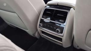 Pelēks BMW 740 2016 Kuršėnai, ar dzinēja tilpumu 2.99 L un nobraukumu 300 tūkst. km par 21300 €, foto 15 vietnē AUTOMOTO.COM.LV