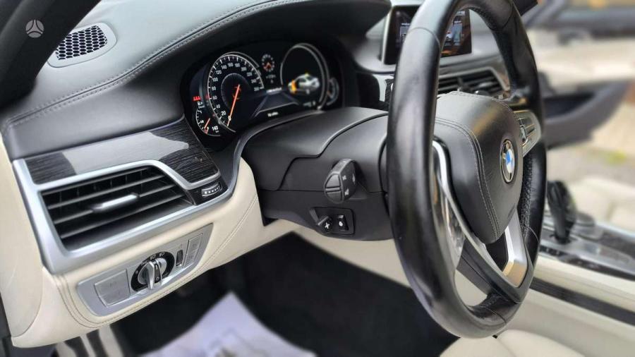 Pelēks BMW 740 2016 Kuršėnai, ar dzinēja tilpumu 2.99 L un nobraukumu 300 tūkst. km par 21300 €, foto 19 vietnē AUTOMOTO.COM.LV