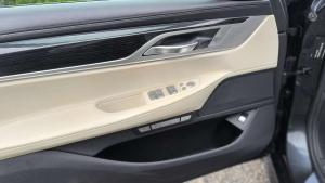 Pelēks BMW 740 2016 Kuršėnai, ar dzinēja tilpumu 2.99 L un nobraukumu 300 tūkst. km par 21300 €, foto 20 vietnē AUTOMOTO.COM.LV