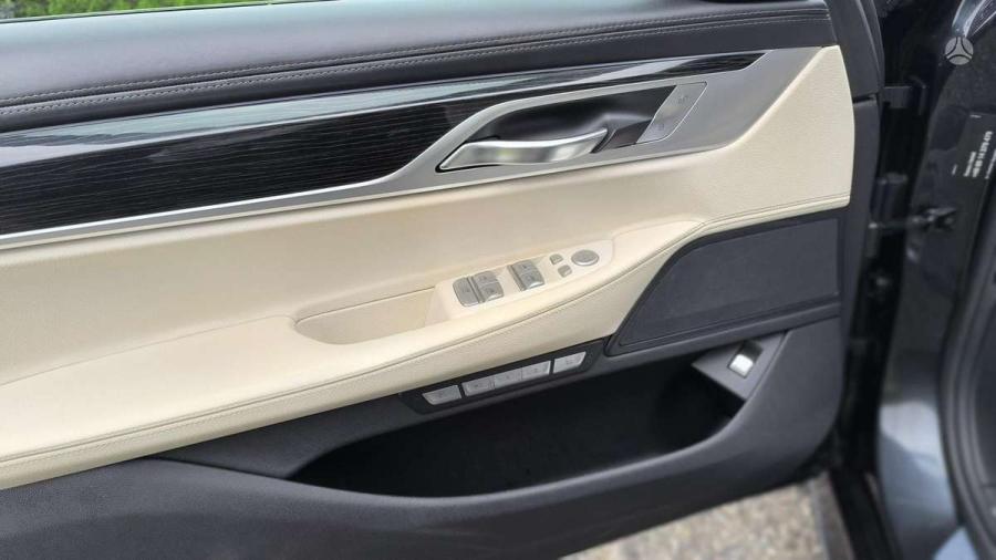 Pelēks BMW 740 2016 Kuršėnai, ar dzinēja tilpumu 2.99 L un nobraukumu 300 tūkst. km par 21300 €, foto 20 vietnē AUTOMOTO.COM.LV
