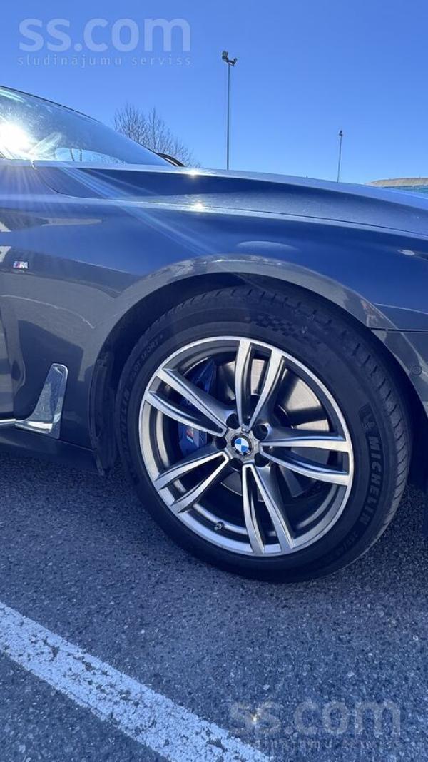 Pelēks BMW 740 2017 Rīga, ar dzinēja tilpumu 3.00 L un nobraukumu 280 tūkst. km par 25400 €, foto 5 vietnē AUTOMOTO.COM.LV