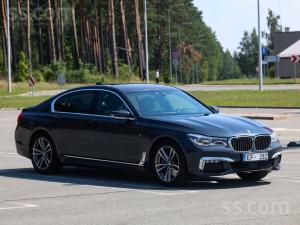 Grey BMW 740 2017 in Riga, with an engine capacity of 3.00 L and mileage of 282 thousand km for 24500 €, photo 5 on AUTOMOTO.COM.LV
