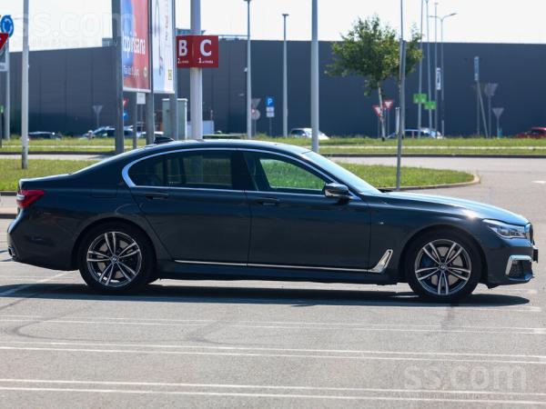 Pelēks BMW 740 2017 Rīga, ar dzinēja tilpumu 3.00 L un nobraukumu 282 tūkst. km par 24500 €, foto 5 vietnē AUTOMOTO.COM.LV