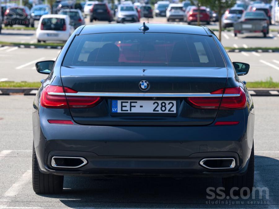 Grey BMW 740 2017 in Riga, with an engine capacity of 3.00 L and mileage of 282 thousand km for 24500 €, photo 7 on AUTOMOTO.COM.LV