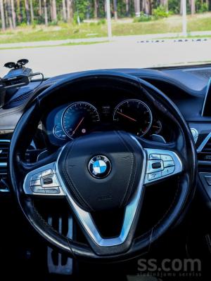 Grey BMW 740 2017 in Riga, with an engine capacity of 3.00 L and mileage of 282 thousand km for 24500 €, photo 9 on AUTOMOTO.COM.LV