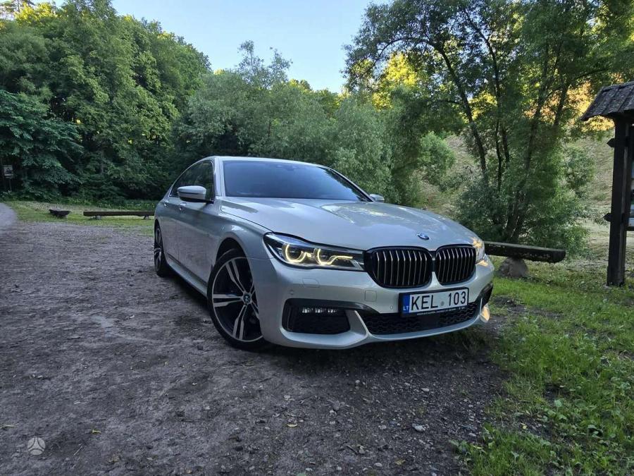 Grey BMW 740 2017 in Klaipeda, with an engine capacity of 2.99 L and mileage of 198 thousand km for 26500 €, photo 1 on AUTOMOTO.COM.LV