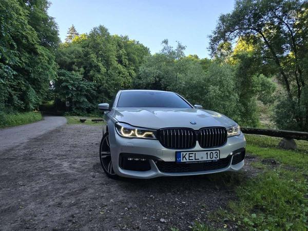 Grey BMW 740 2017 in Klaipeda, with an engine capacity of 2.99 L and mileage of 198 thousand km for 26500 €, photo 3 on AUTOMOTO.COM.LV