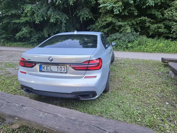 Grey BMW 740 2017 in Klaipeda, with an engine capacity of 2.99 L and mileage of 198 thousand km for 26500 €, photo 9 on AUTOMOTO.COM.LV