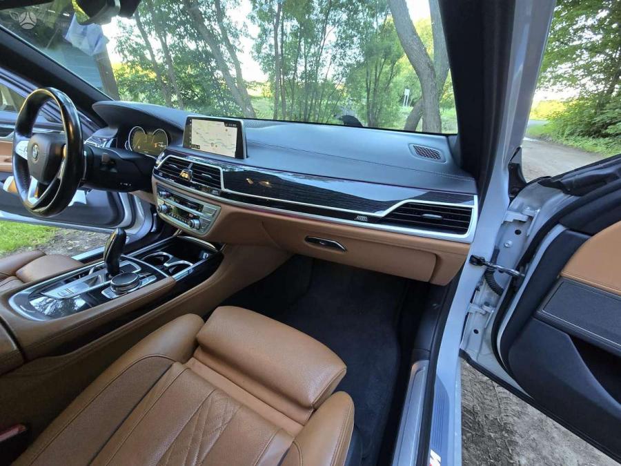 Grey BMW 740 2017 in Klaipeda, with an engine capacity of 2.99 L and mileage of 198 thousand km for 26500 €, photo 20 on AUTOMOTO.COM.LV