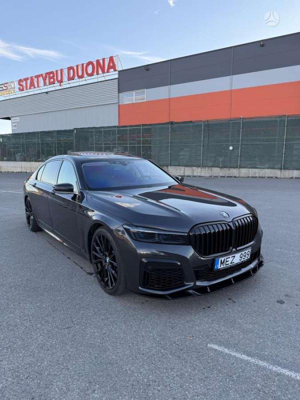 Grey BMW 740 2020 in Kaunas, with an engine capacity of 3.00 L and mileage of 76 thousand km for 35000 €, photo 1 on AUTOMOTO.COM.LV