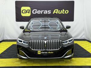 Grey BMW 740 2020 in Vilnius, with an engine capacity of 2.99 L and mileage of 222 thousand km for 33999 €, photo 8 on AUTOMOTO.COM.LV