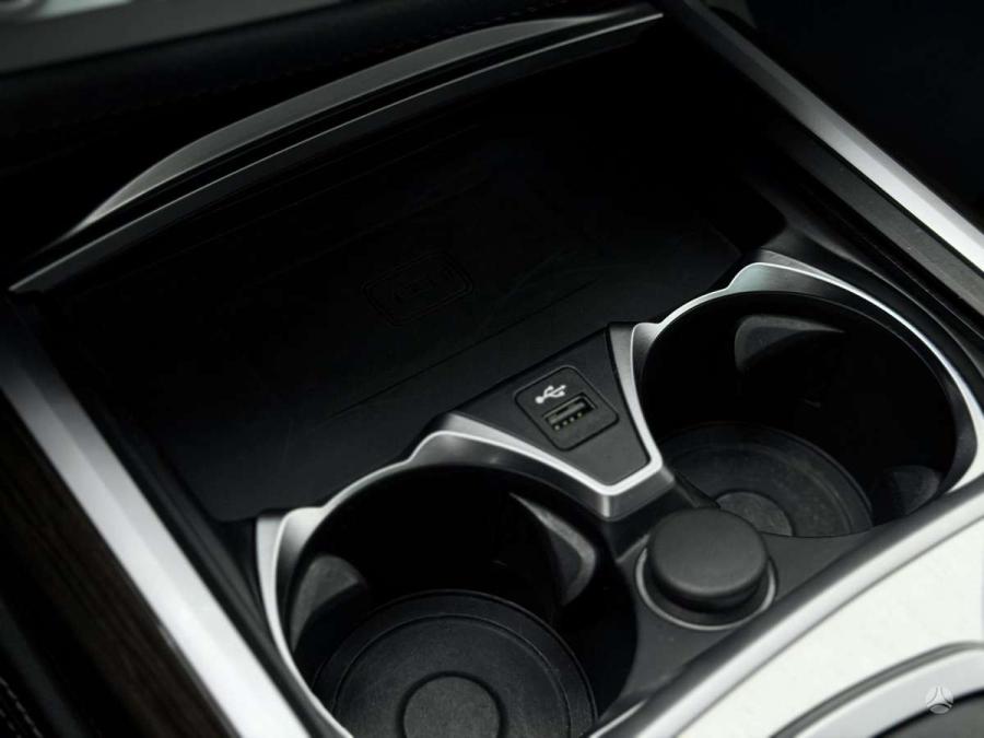 Grey BMW 740 2020 in Vilnius, with an engine capacity of 2.99 L and mileage of 222 thousand km for 33999 €, photo 31 on AUTOMOTO.COM.LV