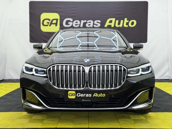 Grey BMW 740 2020 in Vilnius, with an engine capacity of 2.99 L and mileage of 222 thousand km for 30600 €, photo 2 on AUTOMOTO.COM.LV