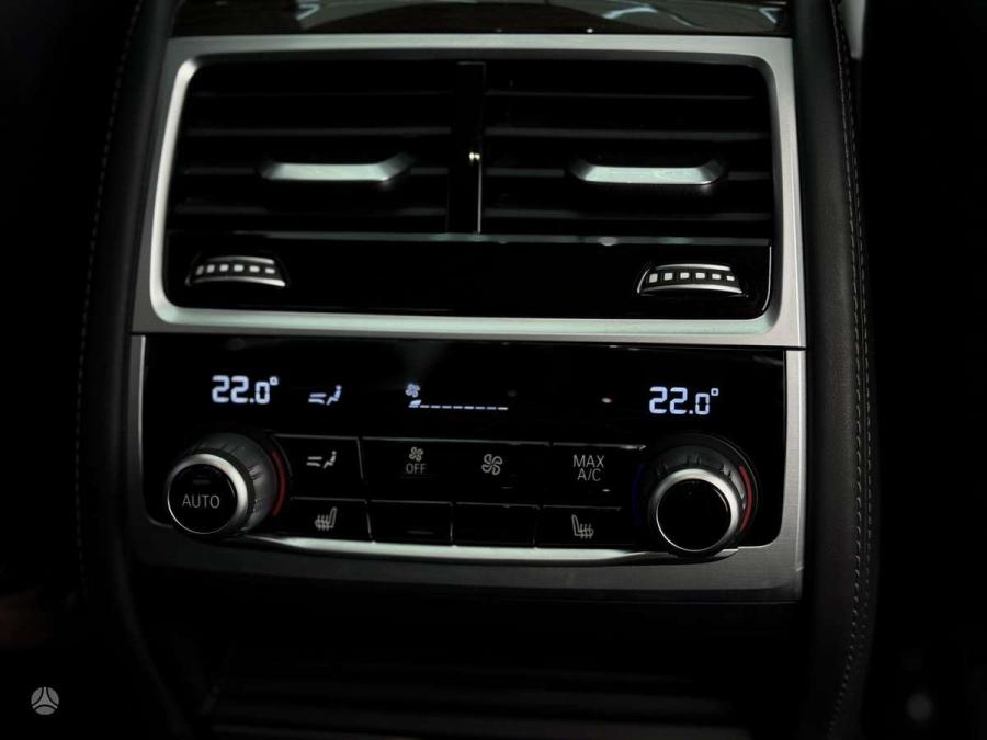 Pelēks BMW 740 2020 Viļņa, ar dzinēja tilpumu 2.99 L un nobraukumu 222 tūkst. km par 30600 €, foto 21 vietnē AUTOMOTO.COM.LV