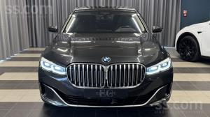 Grey BMW 740 2021 in Riga, with an engine capacity of 3.00 L and mileage of 121 thousand km for 41990 €, photo 9 on AUTOMOTO.COM.LV