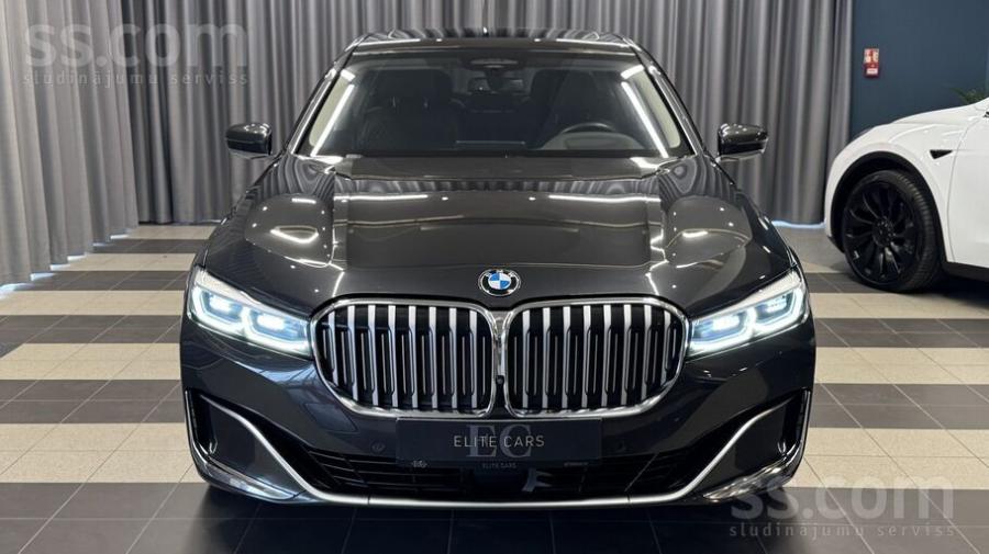 Grey BMW 740 2021 in Riga, with an engine capacity of 3.00 L and mileage of 121 thousand km for 41990 €, photo 9 on AUTOMOTO.COM.LV