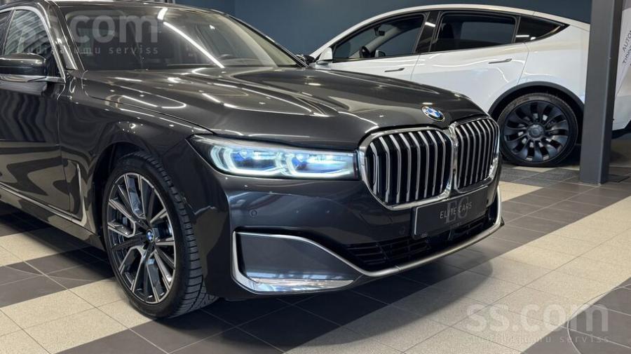 Grey BMW 740 2021 in Riga, with an engine capacity of 3.00 L and mileage of 121 thousand km for 41990 €, photo 10 on AUTOMOTO.COM.LV