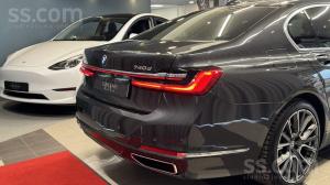 Grey BMW 740 2021 in Riga, with an engine capacity of 3.00 L and mileage of 121 thousand km for 41990 €, photo 11 on AUTOMOTO.COM.LV