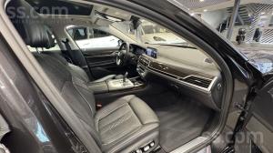 Grey BMW 740 2021 in Riga, with an engine capacity of 3.00 L and mileage of 121 thousand km for 41990 €, photo 12 on AUTOMOTO.COM.LV
