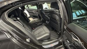 Grey BMW 740 2021 in Riga, with an engine capacity of 3.00 L and mileage of 121 thousand km for 41990 €, photo 14 on AUTOMOTO.COM.LV