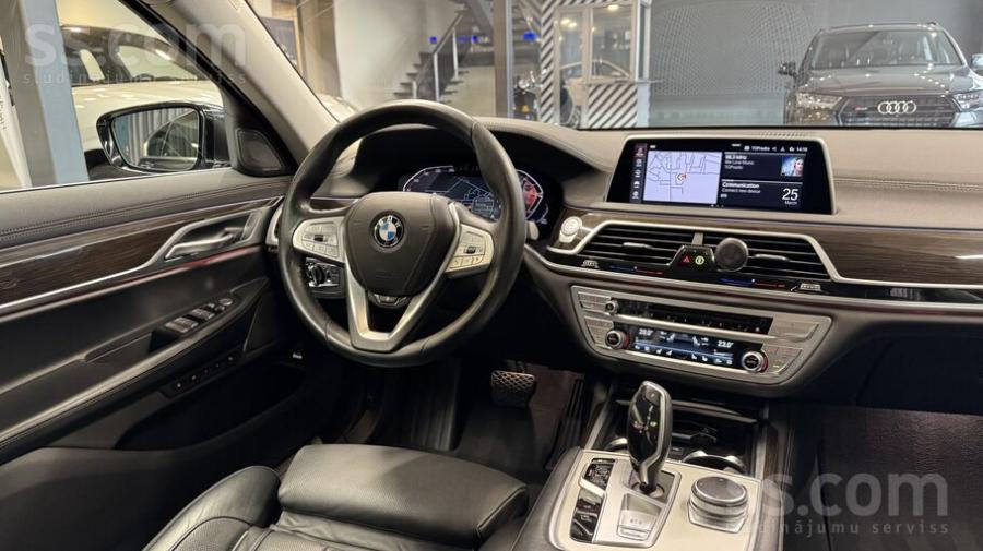 Grey BMW 740 2021 in Riga, with an engine capacity of 3.00 L and mileage of 121 thousand km for 41990 €, photo 18 on AUTOMOTO.COM.LV