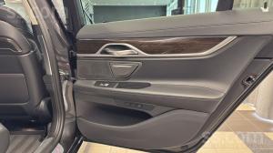 Grey BMW 740 2021 in Riga, with an engine capacity of 3.00 L and mileage of 121 thousand km for 41990 €, photo 19 on AUTOMOTO.COM.LV