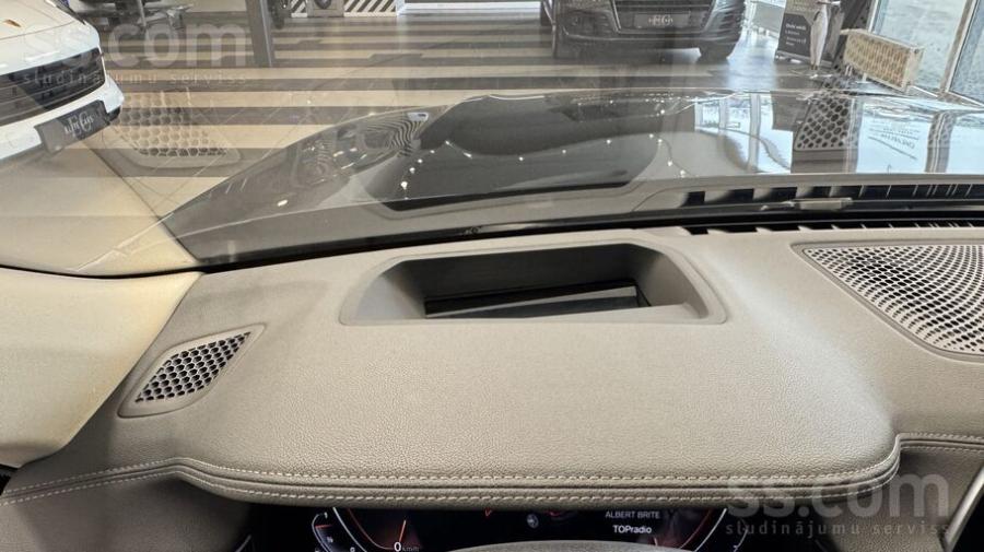 Grey BMW 740 2021 in Riga, with an engine capacity of 3.00 L and mileage of 121 thousand km for 41990 €, photo 26 on AUTOMOTO.COM.LV
