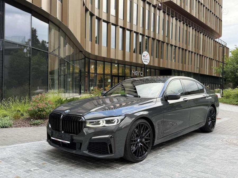 Pelēks BMW 740 2022 Viļņa, ar dzinēja tilpumu 3.00 L un nobraukumu 42 tūkst. km par 49800 €, foto 1 vietnē AUTOMOTO.COM.LV