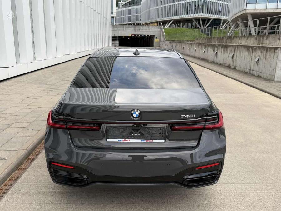 Pelēks BMW 740 2022 Viļņa, ar dzinēja tilpumu 3.00 L un nobraukumu 42 tūkst. km par 49800 €, foto 5 vietnē AUTOMOTO.COM.LV