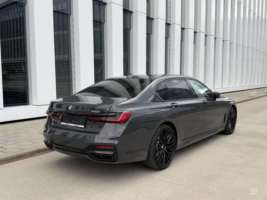 Pelēks BMW 740 2022 Viļņa, ar dzinēja tilpumu 3.00 L un nobraukumu 42 tūkst. km par 49800 €, foto 6 vietnē AUTOMOTO.COM.LV