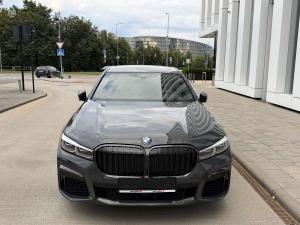 Pelēks BMW 740 2022 Viļņa, ar dzinēja tilpumu 3.00 L un nobraukumu 42 tūkst. km par 49800 €, foto 9 vietnē AUTOMOTO.COM.LV