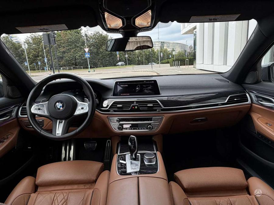 Pelēks BMW 740 2022 Viļņa, ar dzinēja tilpumu 3.00 L un nobraukumu 42 tūkst. km par 49800 €, foto 15 vietnē AUTOMOTO.COM.LV
