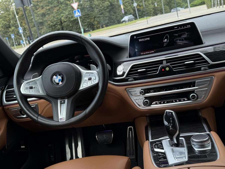 Pelēks BMW 740 2022 Viļņa, ar dzinēja tilpumu 3.00 L un nobraukumu 42 tūkst. km par 49800 €, foto 17 vietnē AUTOMOTO.COM.LV