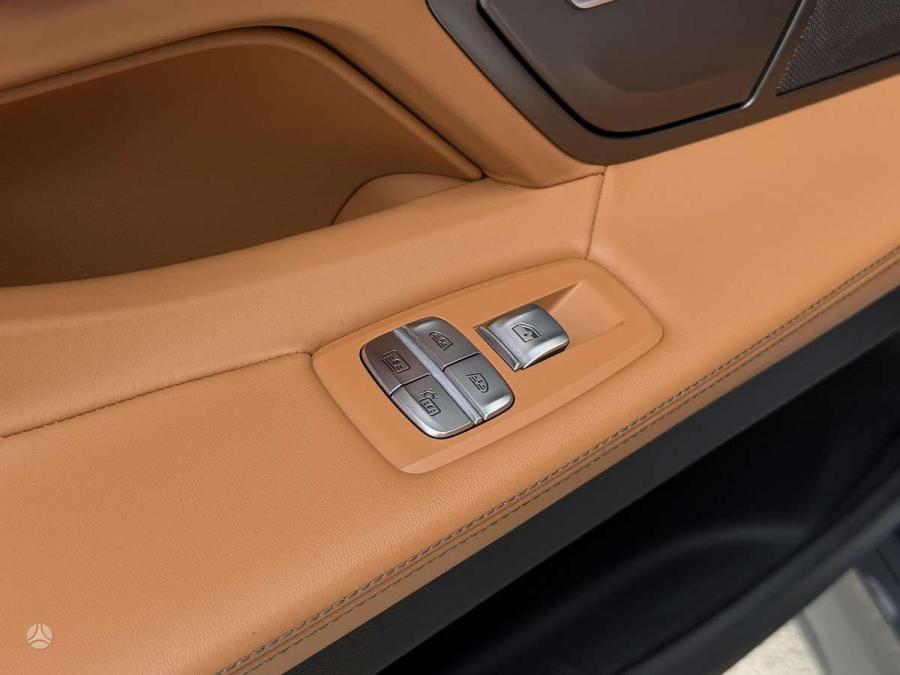 Pelēks BMW 740 2022 Viļņa, ar dzinēja tilpumu 3.00 L un nobraukumu 42 tūkst. km par 49800 €, foto 23 vietnē AUTOMOTO.COM.LV