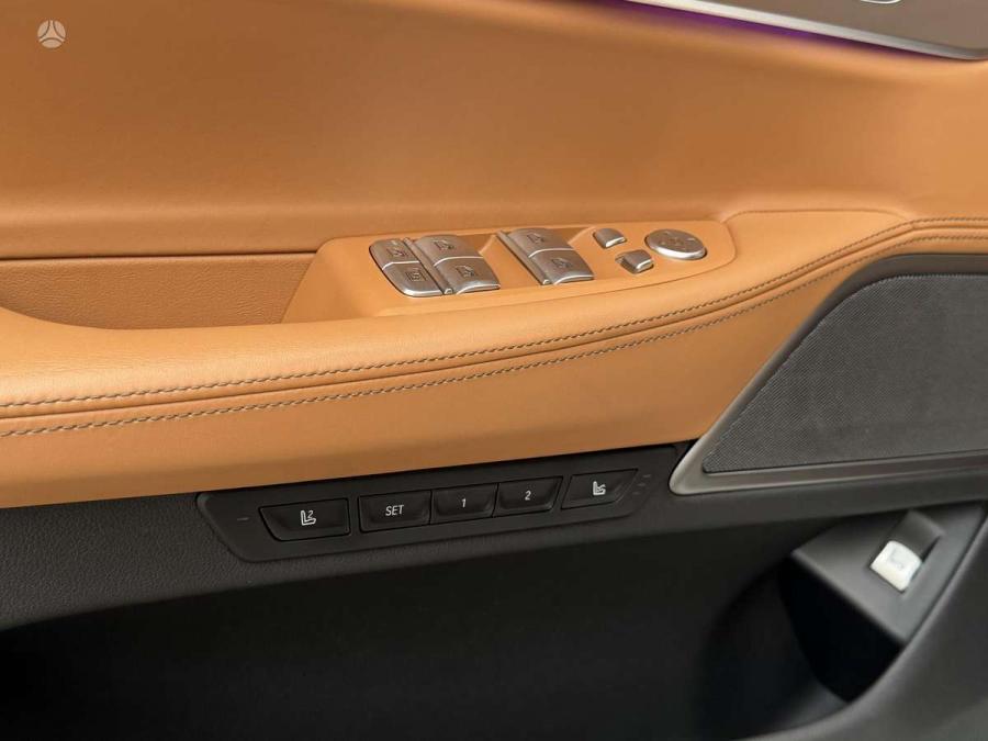 Pelēks BMW 740 2022 Viļņa, ar dzinēja tilpumu 3.00 L un nobraukumu 42 tūkst. km par 49800 €, foto 25 vietnē AUTOMOTO.COM.LV