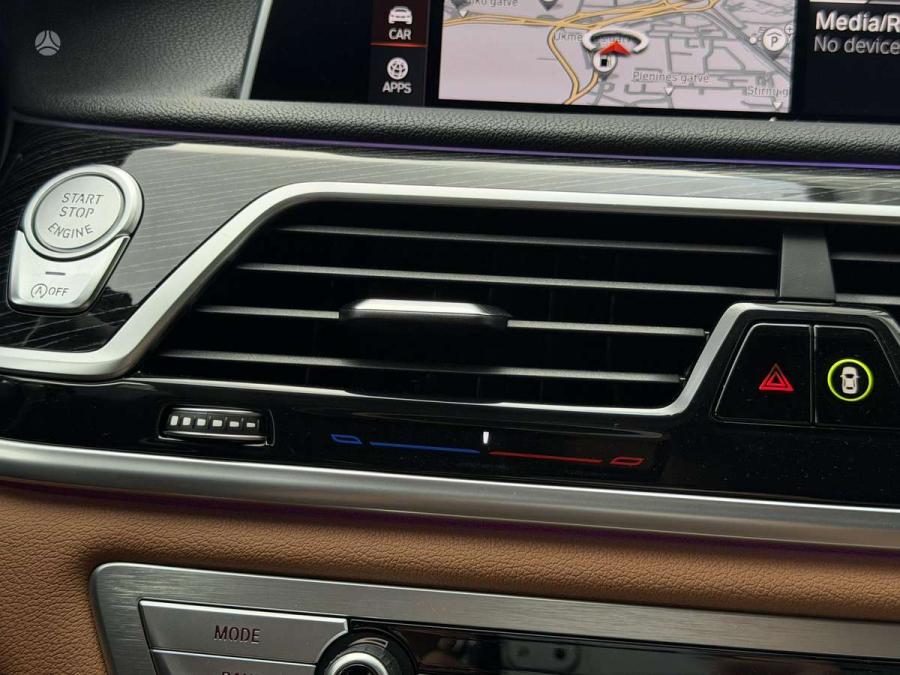 Pelēks BMW 740 2022 Viļņa, ar dzinēja tilpumu 3.00 L un nobraukumu 42 tūkst. km par 49800 €, foto 38 vietnē AUTOMOTO.COM.LV