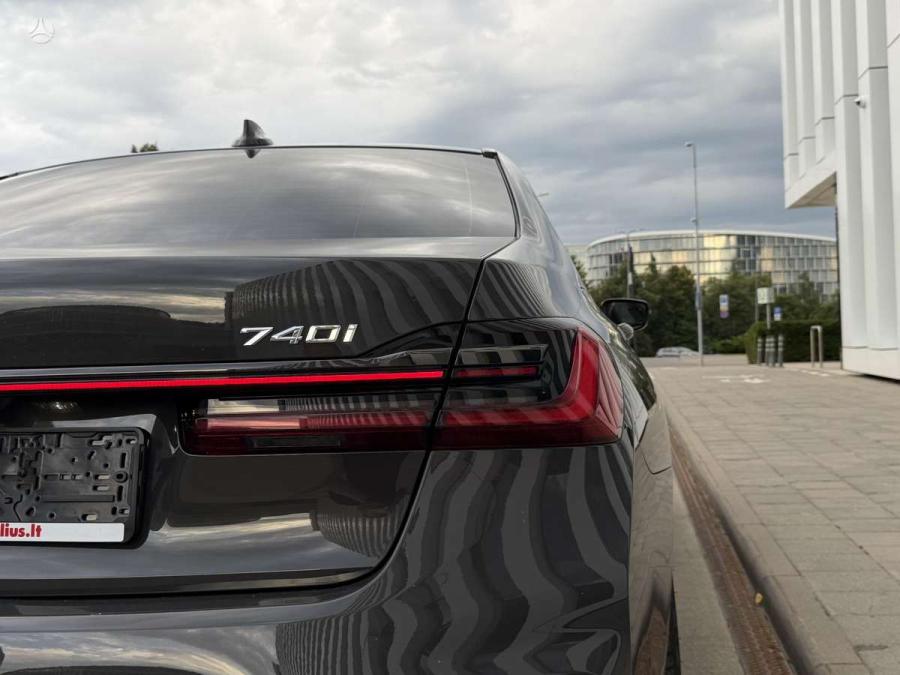 Pelēks BMW 740 2022 Viļņa, ar dzinēja tilpumu 3.00 L un nobraukumu 42 tūkst. km par 49800 €, foto 44 vietnē AUTOMOTO.COM.LV