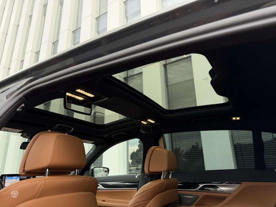 Pelēks BMW 740 2022 Viļņa, ar dzinēja tilpumu 3.00 L un nobraukumu 42 tūkst. km par 49800 €, foto 45 vietnē AUTOMOTO.COM.LV