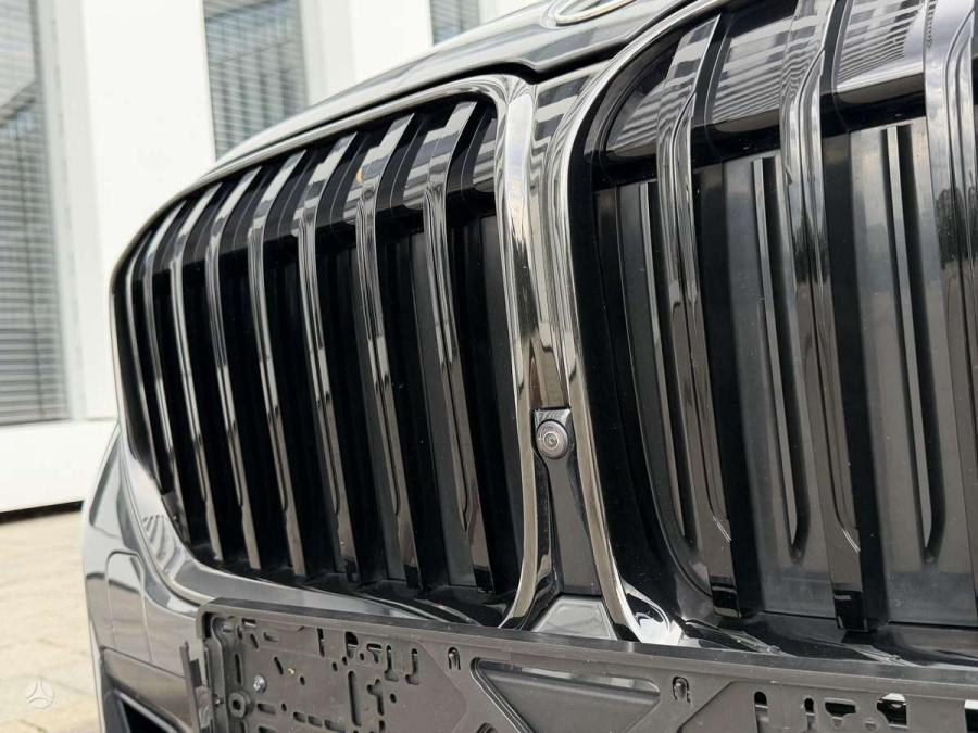 Pelēks BMW 740 2022 Viļņa, ar dzinēja tilpumu 3.00 L un nobraukumu 42 tūkst. km par 49800 €, foto 48 vietnē AUTOMOTO.COM.LV