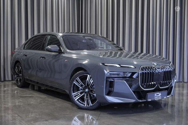 Pelēks BMW 740 2024 Kauņa, ar dzinēja tilpumu 3.00 L un nobraukumu 9 tūkst. km par 88950 €, foto 1 vietnē AUTOMOTO.COM.LV