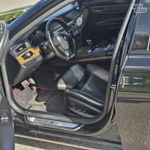 BMW 740 2010 Utena, ar dzinēja tilpumu 3.00 L un nobraukumu 394 tūkst. km par 9500 €, foto 8 vietnē AUTOMOTO.COM.LV