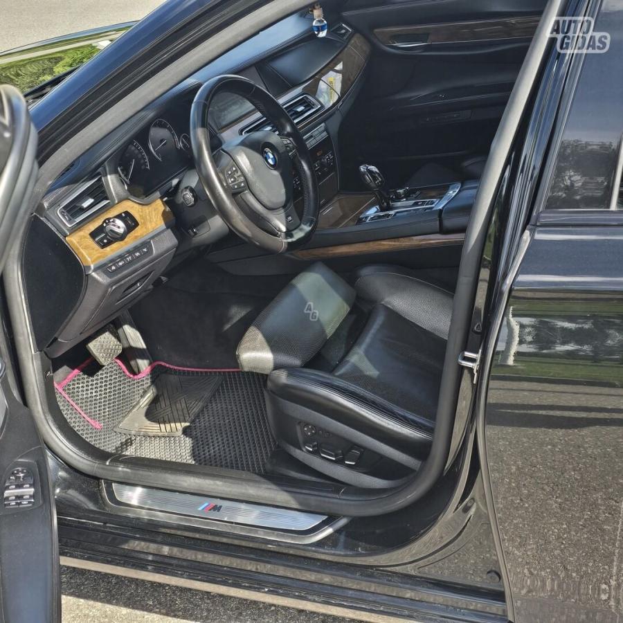 BMW 740 2010 Utena, ar dzinēja tilpumu 3.00 L un nobraukumu 394 tūkst. km par 9500 €, foto 8 vietnē AUTOMOTO.COM.LV