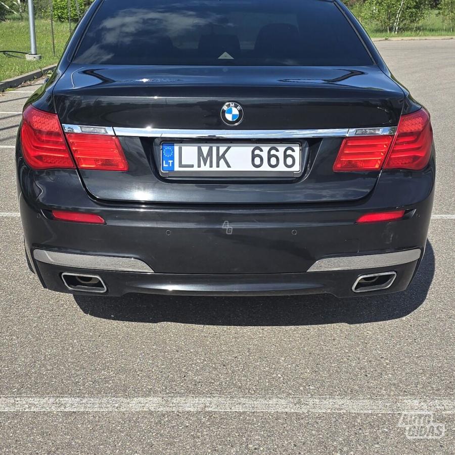 BMW 740 2010 Utena, ar dzinēja tilpumu 3.00 L un nobraukumu 394 tūkst. km par 9500 €, foto 14 vietnē AUTOMOTO.COM.LV