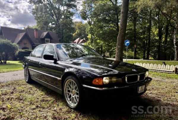Sarkans BMW 740 1998 Bauska, ar dzinēja tilpumu 4.40 L un nobraukumu 204 tūkst. km par 9500 €, foto 3 vietnē AUTOMOTO.COM.LV