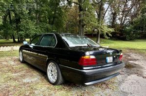 Sarkans BMW 740 1998 Bauska, ar dzinēja tilpumu 4.40 L un nobraukumu 204 tūkst. km par 9500 €, foto 4 vietnē AUTOMOTO.COM.LV