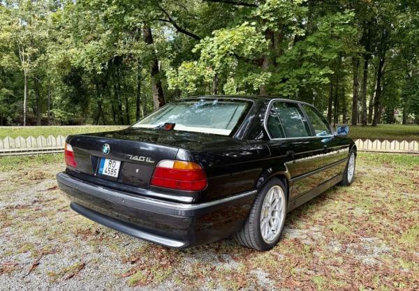Sarkans BMW 740 1998 Bauska, ar dzinēja tilpumu 4.40 L un nobraukumu 204 tūkst. km par 9500 €, foto 5 vietnē AUTOMOTO.COM.LV