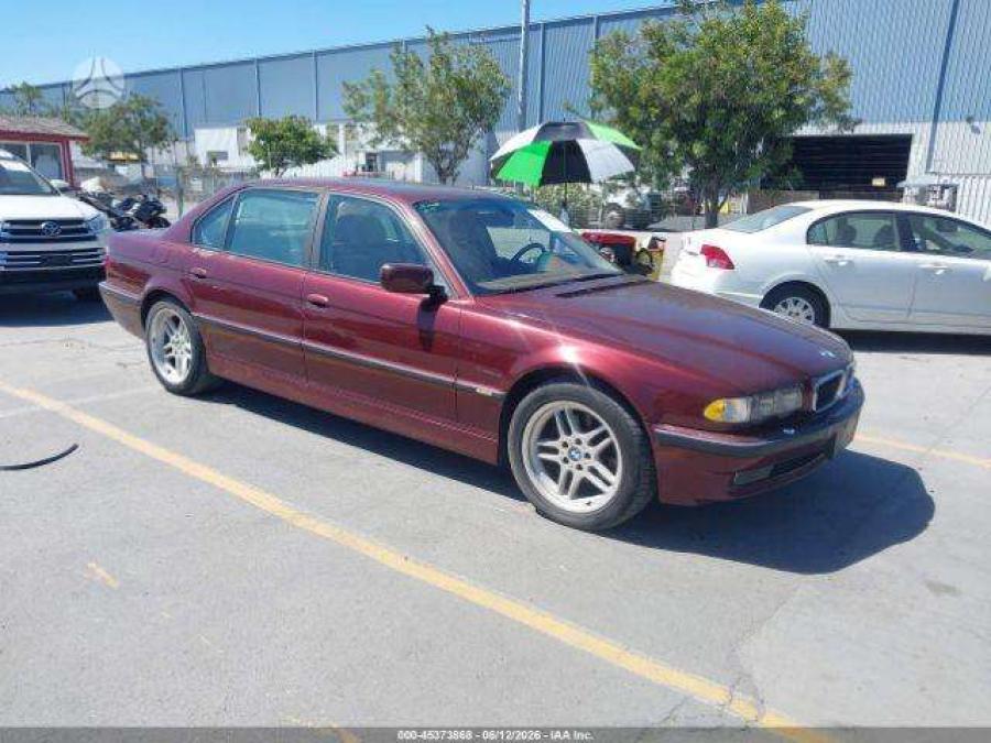 Red BMW 740 2001 in Klaipeda, with an engine capacity of 0.00 L and mileage of 162 thousand km for 2960 €, photo 1 on AUTOMOTO.COM.LV
