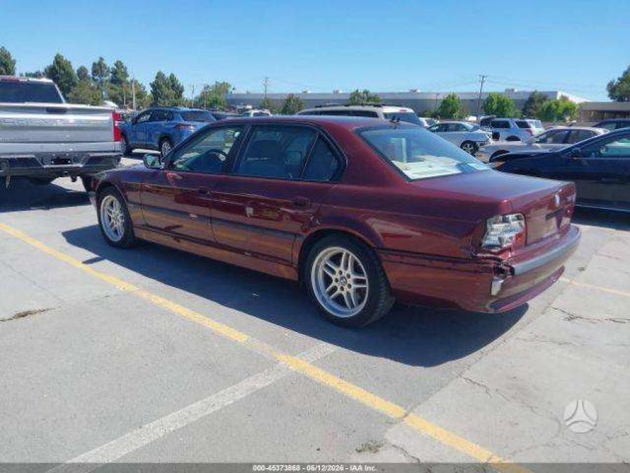 Red BMW 740 2001 in Klaipeda, with an engine capacity of 0.00 L and mileage of 162 thousand km for 2960 €, photo 4 on AUTOMOTO.COM.LV