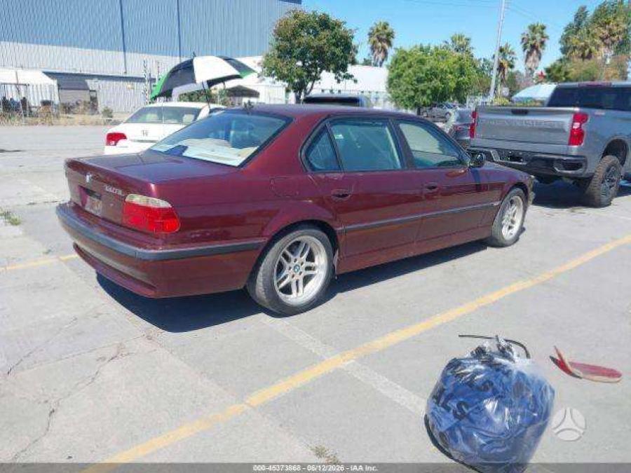 Red BMW 740 2001 in Klaipeda, with an engine capacity of 0.00 L and mileage of 162 thousand km for 2960 €, photo 5 on AUTOMOTO.COM.LV